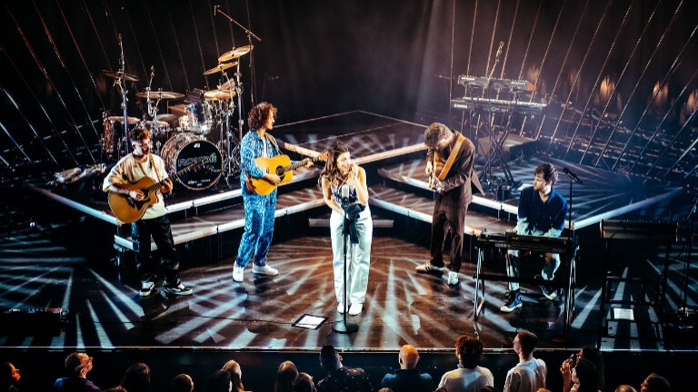 Rondé Boeken? Direct op ShowBird.com!